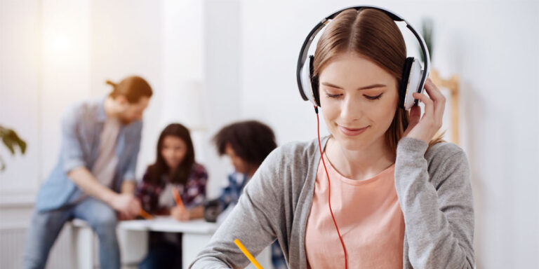 Choosing the Best Headphones for Students: The Ultimate Guide for ...